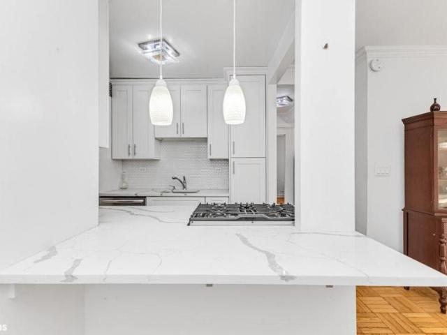 2 bedroom, Upper East Side NY 102245170