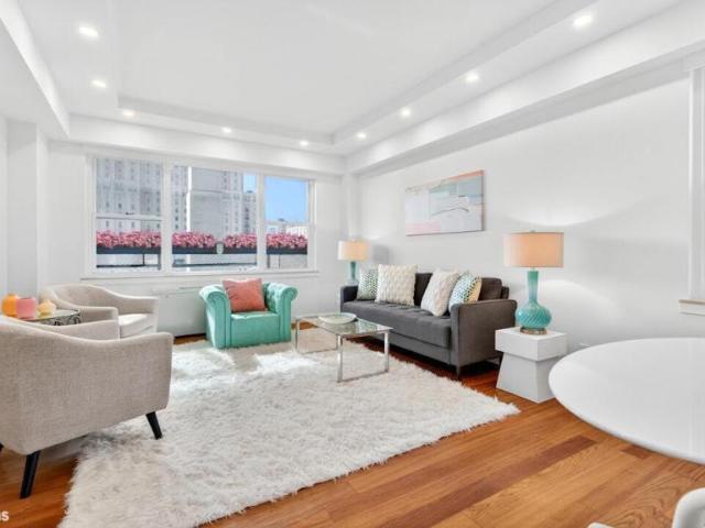 2 bedroom, Upper East Side NY 96881924