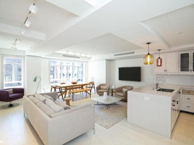 2 bedroom, Upper East Side NY 96882075