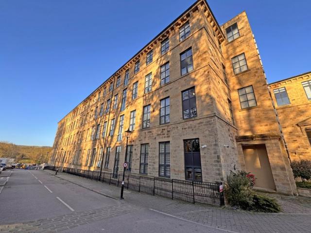 2 Bedroom Upper Floor Flat To Let