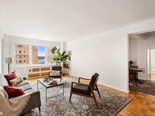 2 bedroom, Upper West Side NY 102244847
