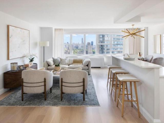 2 bedroom, Upper West Side NY 98818034