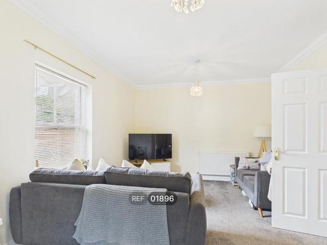 2 bedroom villa to rent