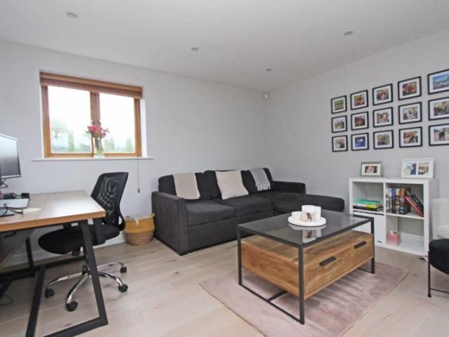 2 bedroom village house to rent