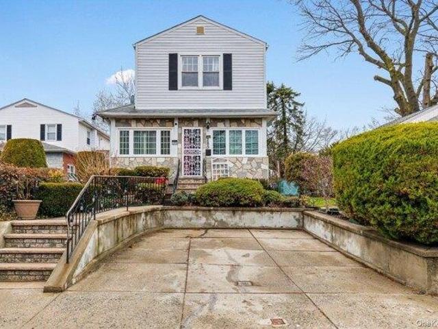 2 bedroom, Yonkers NY 10704 102281550