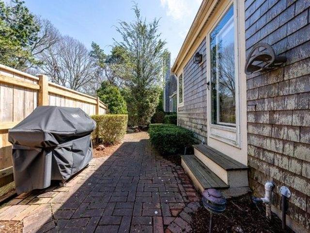 2 bedroom, Yarmouth Port MA 02675 101856412