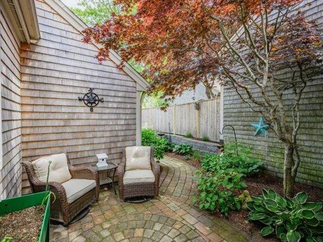 2 bedroom, Yarmouth Port MA 02675 103662394