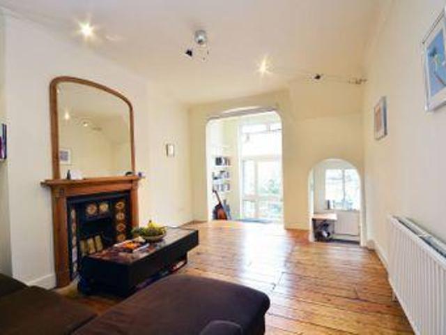 2 Bedrooms Maisonette for rent in Caledonian Road, Caledonian Road N7