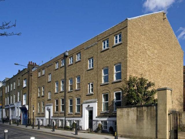 2 Bedrooms Maisonette for Rent in Cannon Street Road | Foxtons