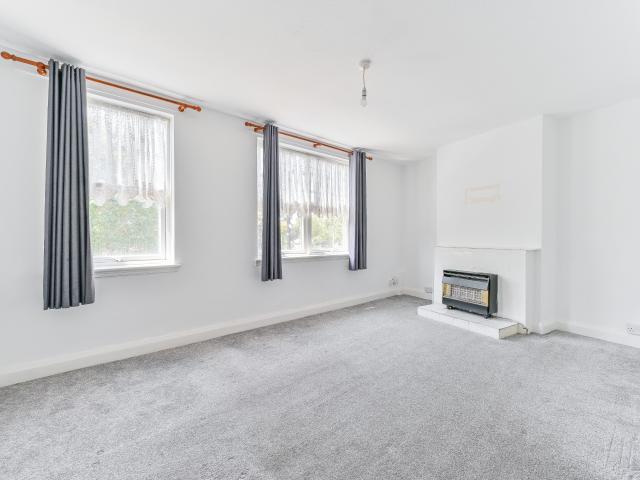 2 Bedrooms Maisonette for Rent in Central Parade | Foxtons
