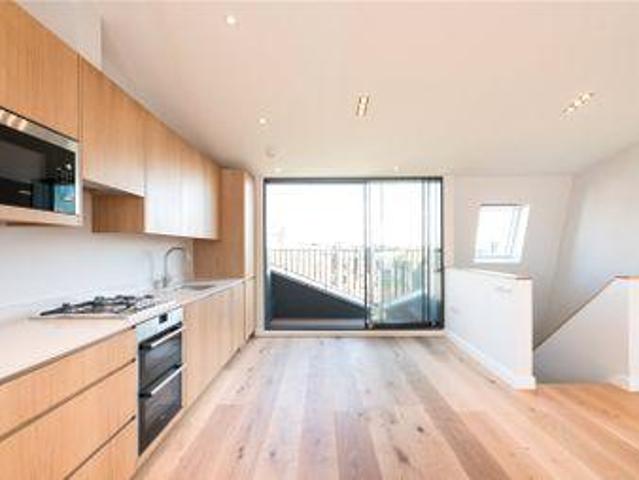 2 Bedrooms Maisonette for rent in Chalcot Road, Primrose Hill, London NW1