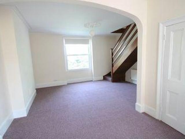 2 Bedrooms Maisonette for rent in Crescent Road, Bromley BR1