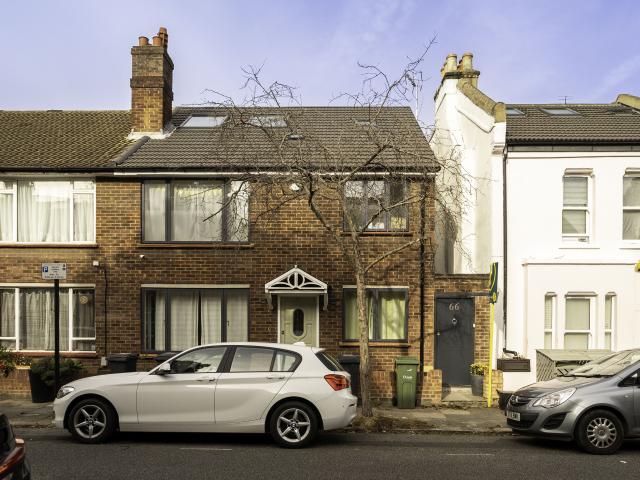 2 Bedrooms Maisonette for Rent in Crimsworth Road,SW8 | Foxtons