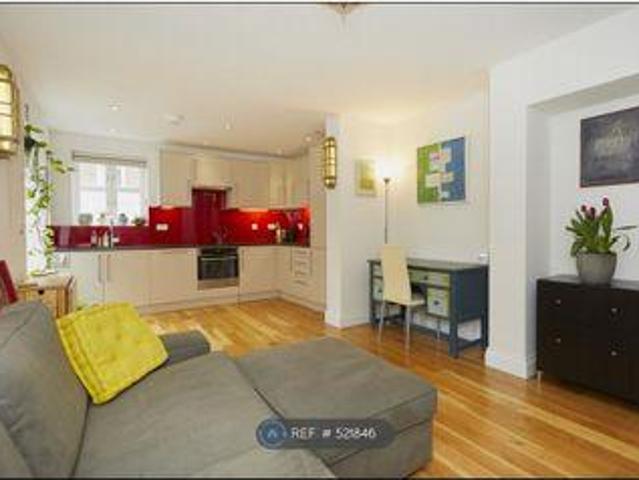2 Bedrooms Maisonette for rent in Ambergate Street, London SE17