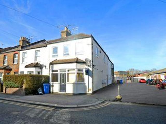 2 Bedrooms Maisonette for rent in Arthur Road, Windsor SL4