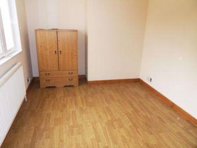 2 Bedrooms Maisonette for rent in Ashburnham Road, Bedford MK40