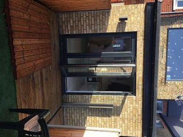 2 Bedrooms Maisonette for rent in Boundary Road, Colliers Wood SW19