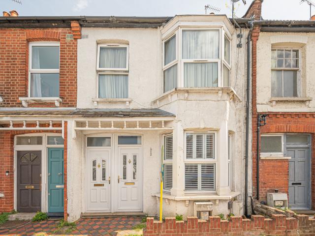 2 Bedrooms Maisonette for Rent in Grange Avenue | Foxtons