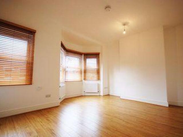 2 Bedrooms Maisonette for rent in Eade Road, London N4