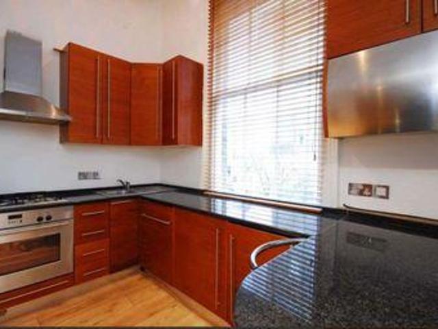 2 Bedrooms Maisonette for rent in Earls Court Road, London W8