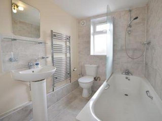 2 Bedrooms Maisonette for rent in Edgar Road, West Drayton, Middlesex UB7