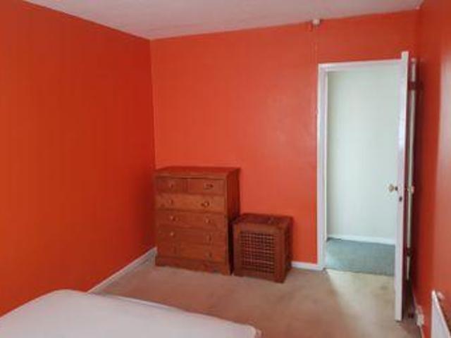 2 Bedrooms Maisonette for rent in Farr Avenue, Barking, Essex IG11