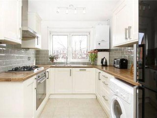 2 Bedrooms Maisonette for rent in Knights Close, London E9