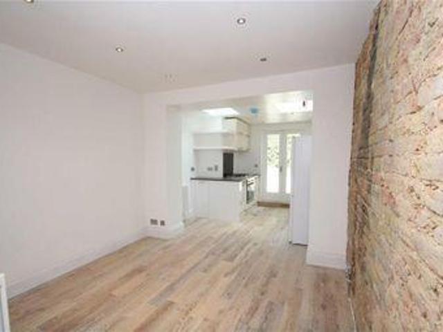 2 Bedrooms Maisonette for rent in Kingston Road, Wimbledon SW19