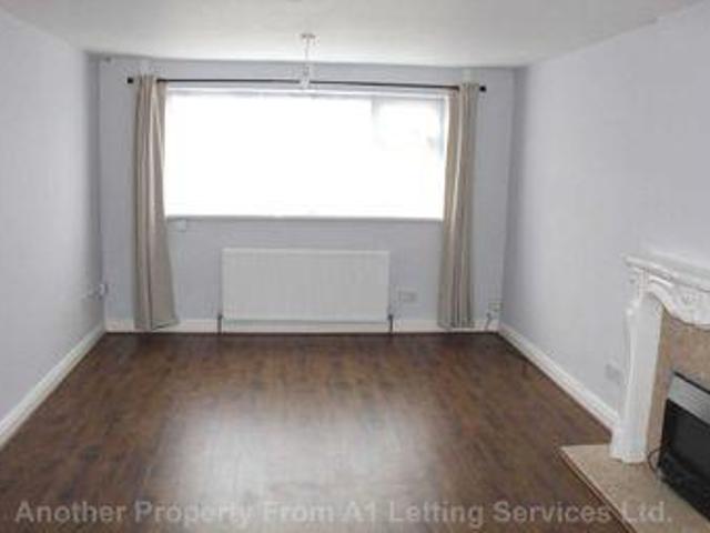 2 Bedrooms Maisonette for rent in Lock Drive, Stechford, Birmingham B33