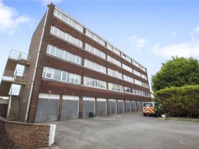 2 Bedrooms Maisonette for rent in Lodge Road, Wallington SM6