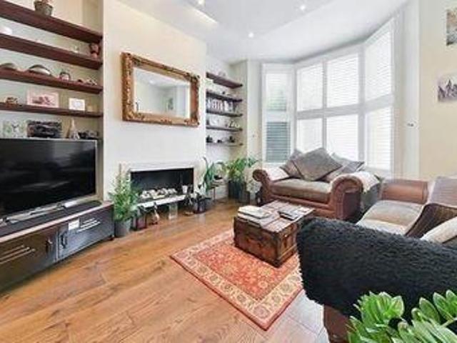 2 Bedrooms Maisonette for rent in Leander Road, London SW2