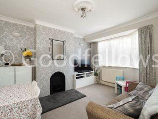 2 Bedrooms Maisonette for rent in Lynmouth Avenue, Morden SM4