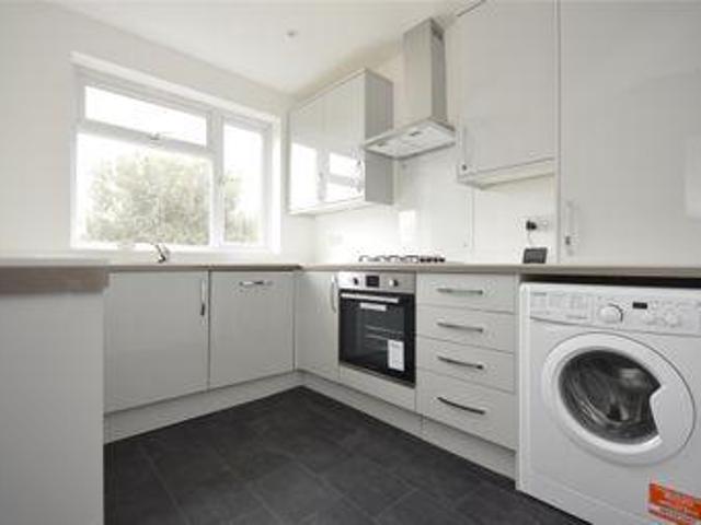 2 Bedrooms Maisonette for rent in Martin Way, Morden, Surrey SM4