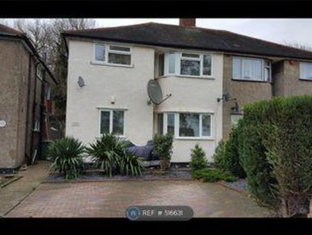 2 Bedrooms Maisonette for rent in Meadowview Road, London SE6