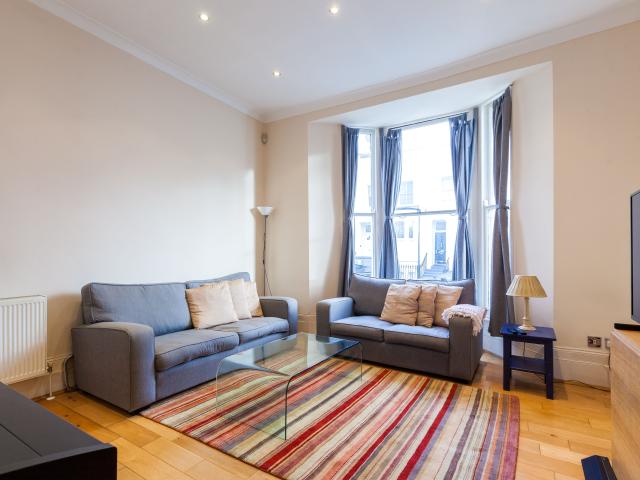 2 Bedrooms Maisonette for Rent in Medina Road | Foxtons