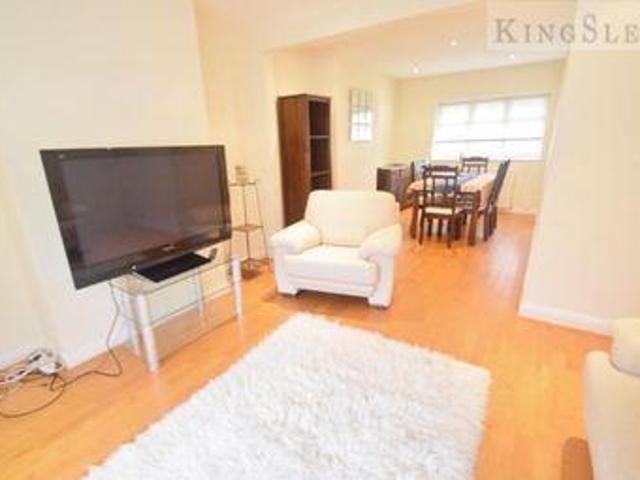2 Bedrooms Maisonette for rent in Neale Close, London N2