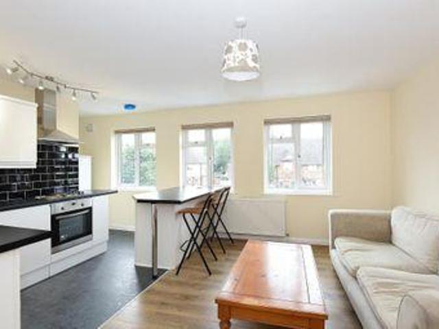 2 Bedrooms Maisonette for rent in Nursery Road, Sunbury On Thames TW16