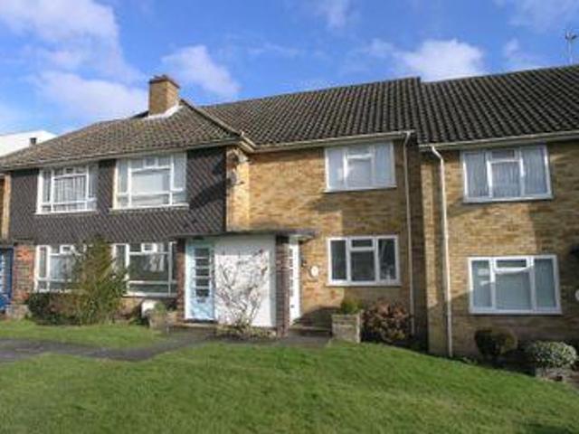 2 Bedrooms Maisonette for rent in St Peter´s Court, Queens Road, Hendon, London NW4