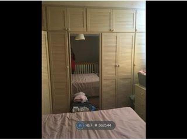 2 Bedrooms Maisonette for rent in Parkway, Rainham RM13