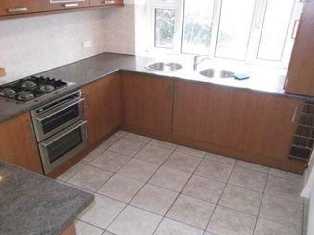 2 Bedrooms Maisonette for rent in Ravensbourne Road, Bromley BR1
