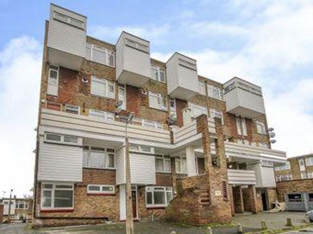 2 Bedrooms Maisonette for rent in Railway Square, Brentwood CM14