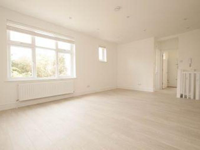 2 Bedrooms Maisonette for rent in Ryhope Road, London N11