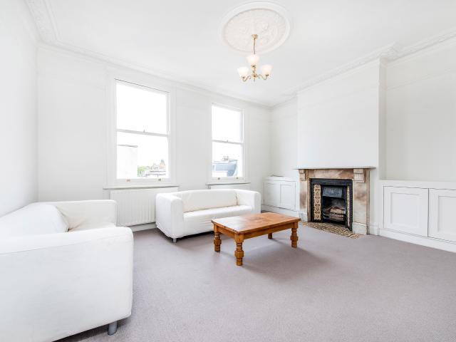 2 Bedrooms Maisonette for Rent in Webbs Road, SW11 | Foxtons