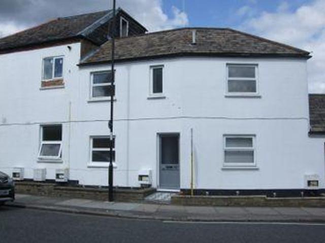 2 Bedrooms Maisonette for rent in Wellmeadow Road, London SE6