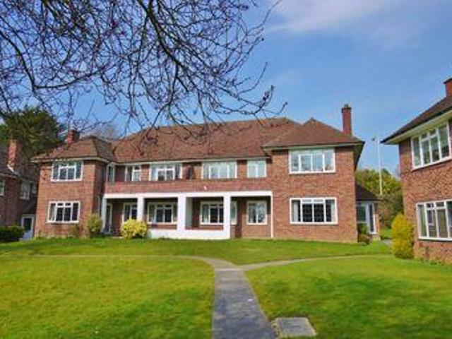 2 Bedrooms Maisonette for rent in The Glen, Northwood HA6