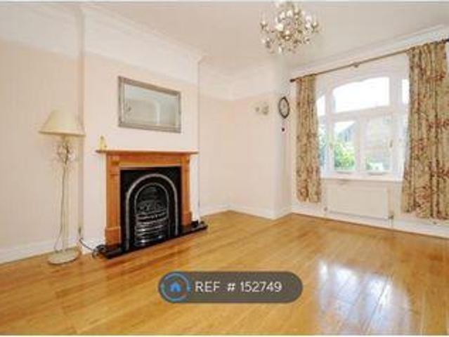 2 Bedrooms Maisonette for rent in Trinity Rd, London SW19
