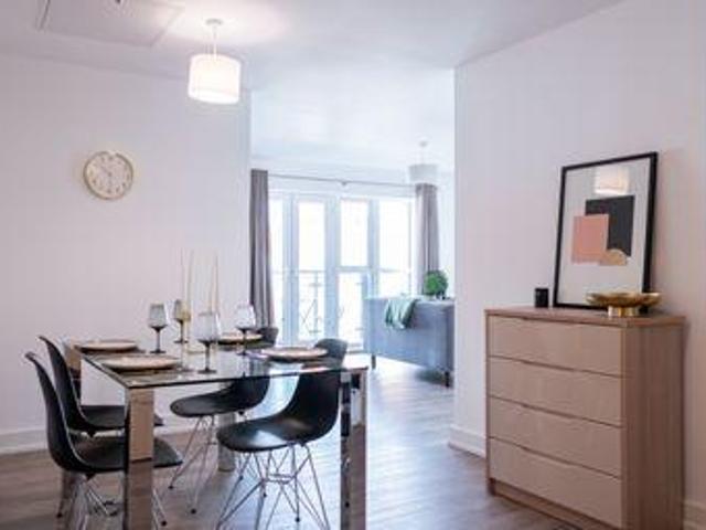 2 Bedrooms Maisonette for rent in Turnpike Lane, Horsham RH12
