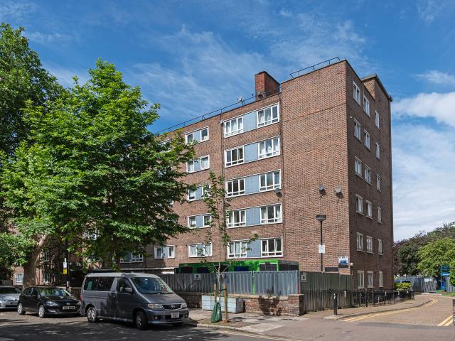 2 Bedrooms Maisonette for Rent in Victoria Park, E2 | Foxtons