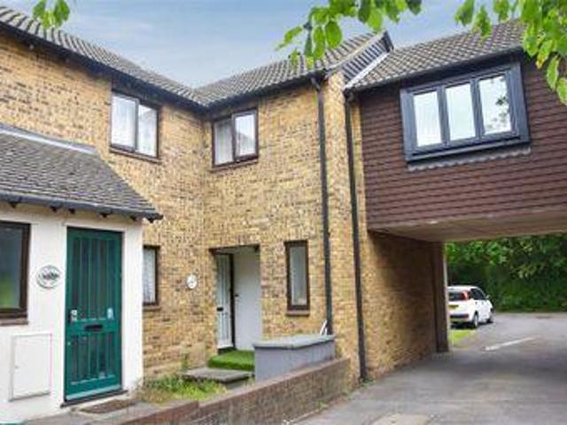 2 Bedrooms Maisonette for sale in Connaught Gardens, Morden, Surrey SM4