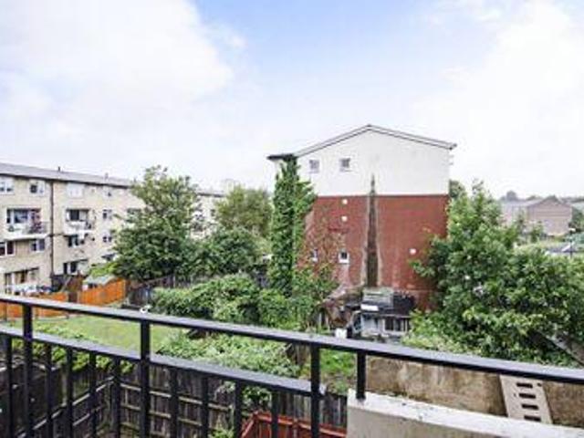 2 Bedrooms Maisonette for sale in Clapton, Clapton, London E5